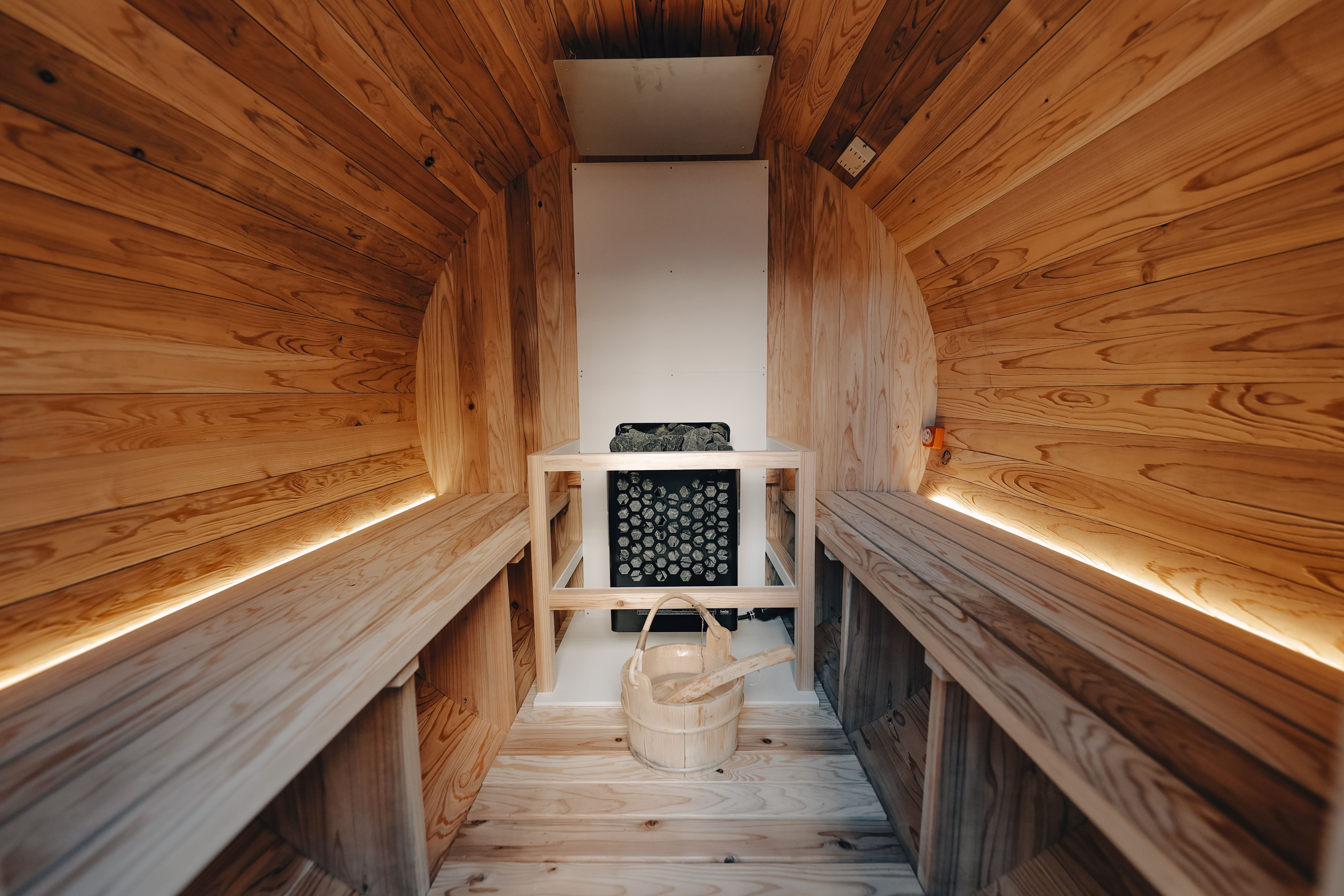 ESSENTIALS｜SAUNA TRAVEL（サウナトラベル）